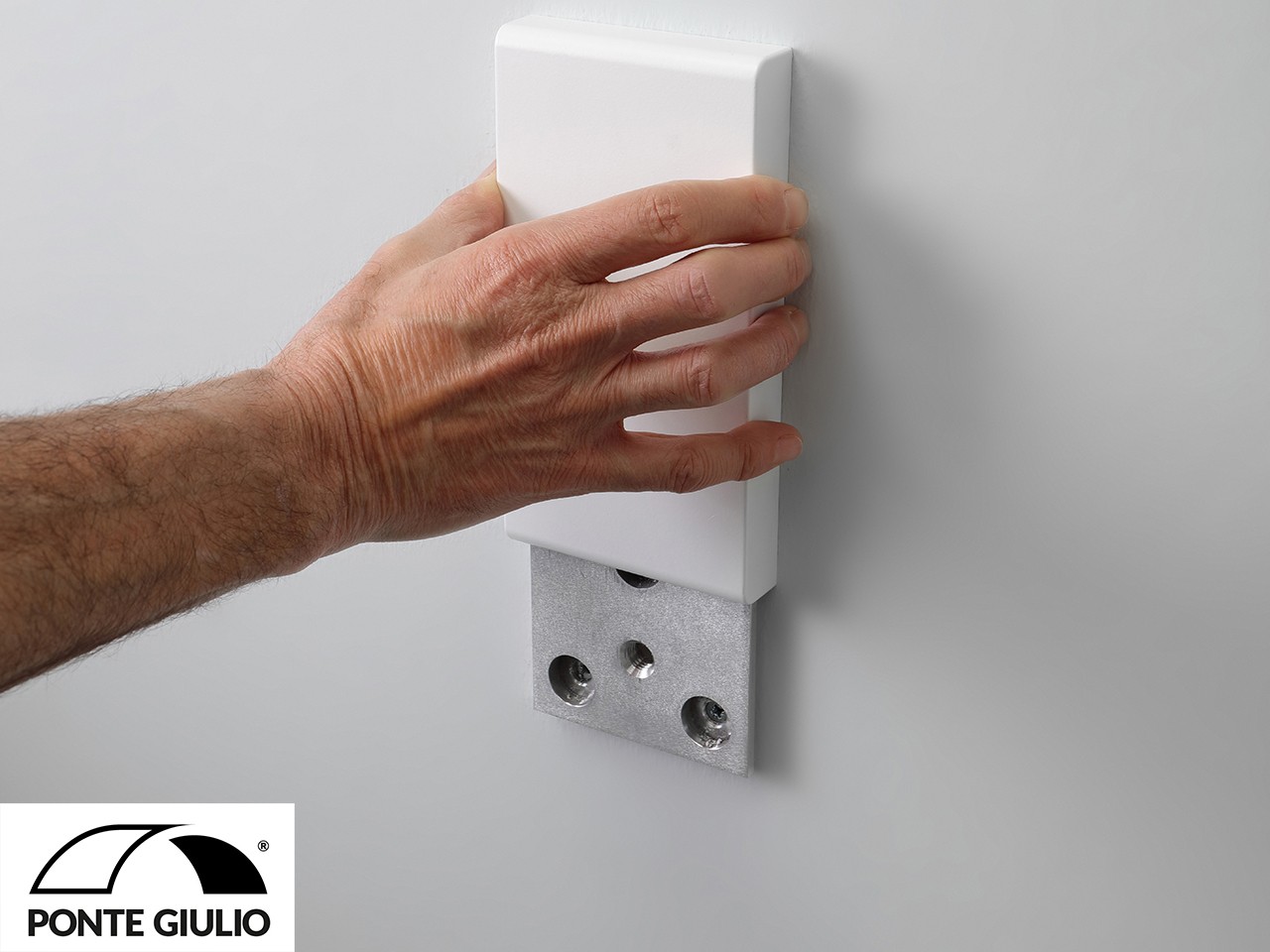 Cache pour barre d’appui rabattable Omnia blanc - Iperceramica