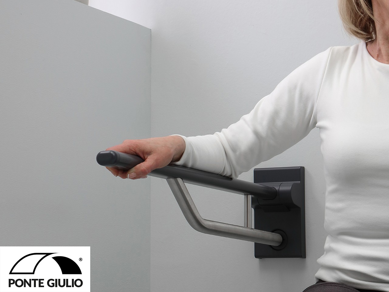 Barre d’appui rabattable Omnia 85 cm graphite - Iperceramica